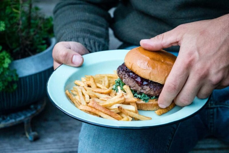 Burger Temperatures Guide: How to Cook Every Burger Perfectly - Girl ...