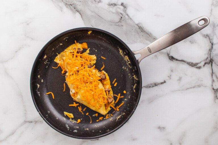 Easy Cheeseburger Omelette | How to use leftover Hamburgers