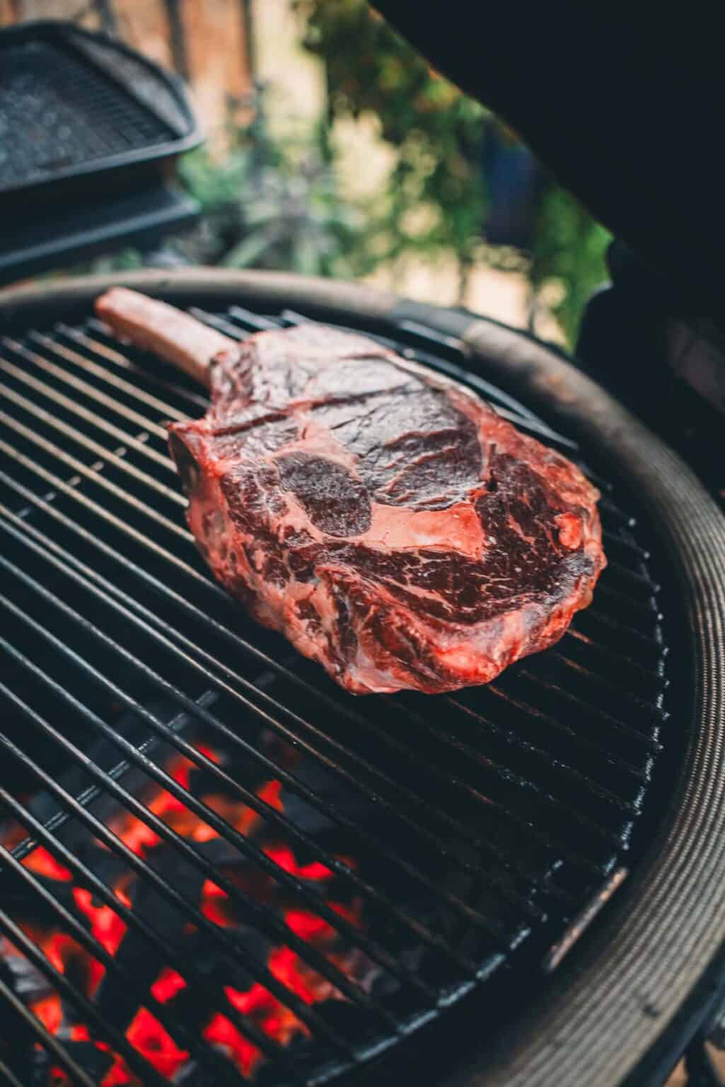 Bone-In vs. Boneless: Why Chefs Choose Bone-In - Girl Carnivore
