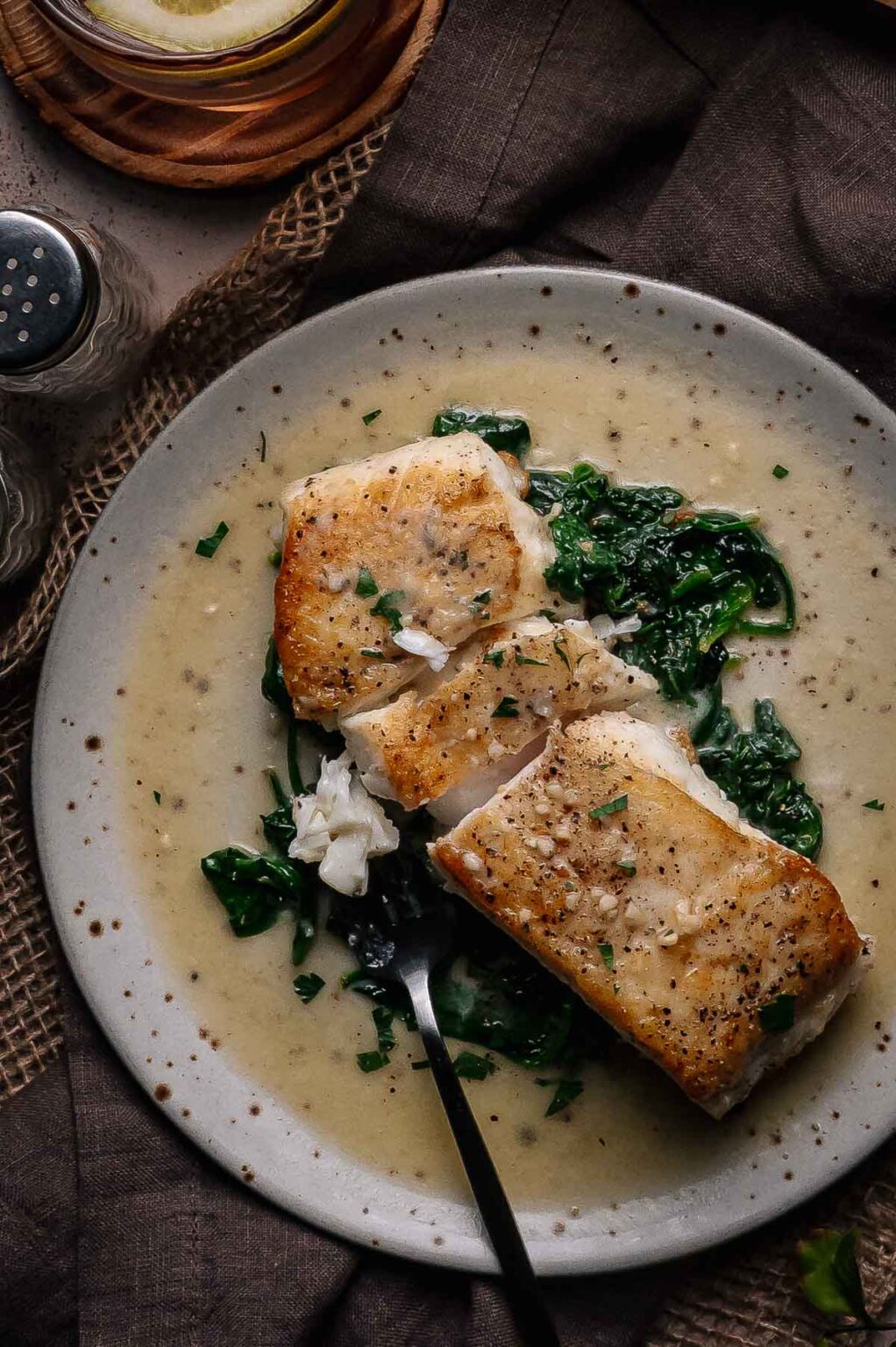 Pan Seared Halibut with Lemon Butter Sauce (Perfectly Cooked Fish ...