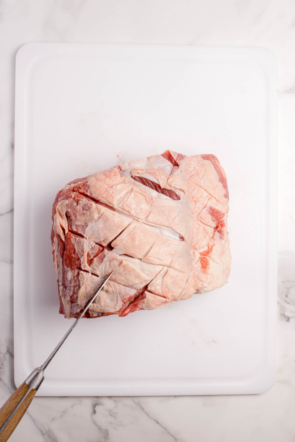 How to Carve a Bone-In Prime Rib (The Right Way) - ChefOutdoor